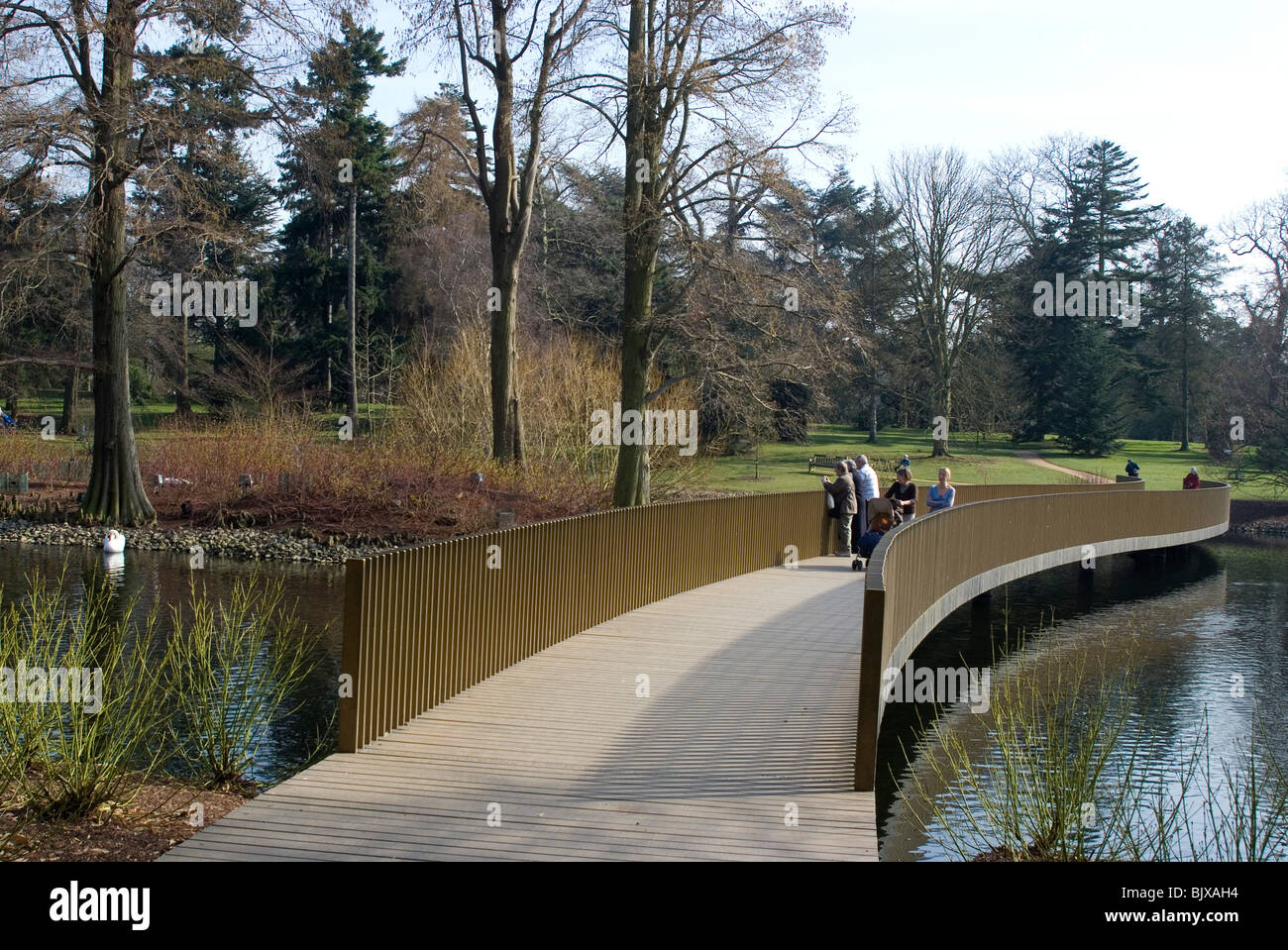 Sackler Bridge, Kew Gardens, Kew, Surrey, England Stock Photo - Alamy