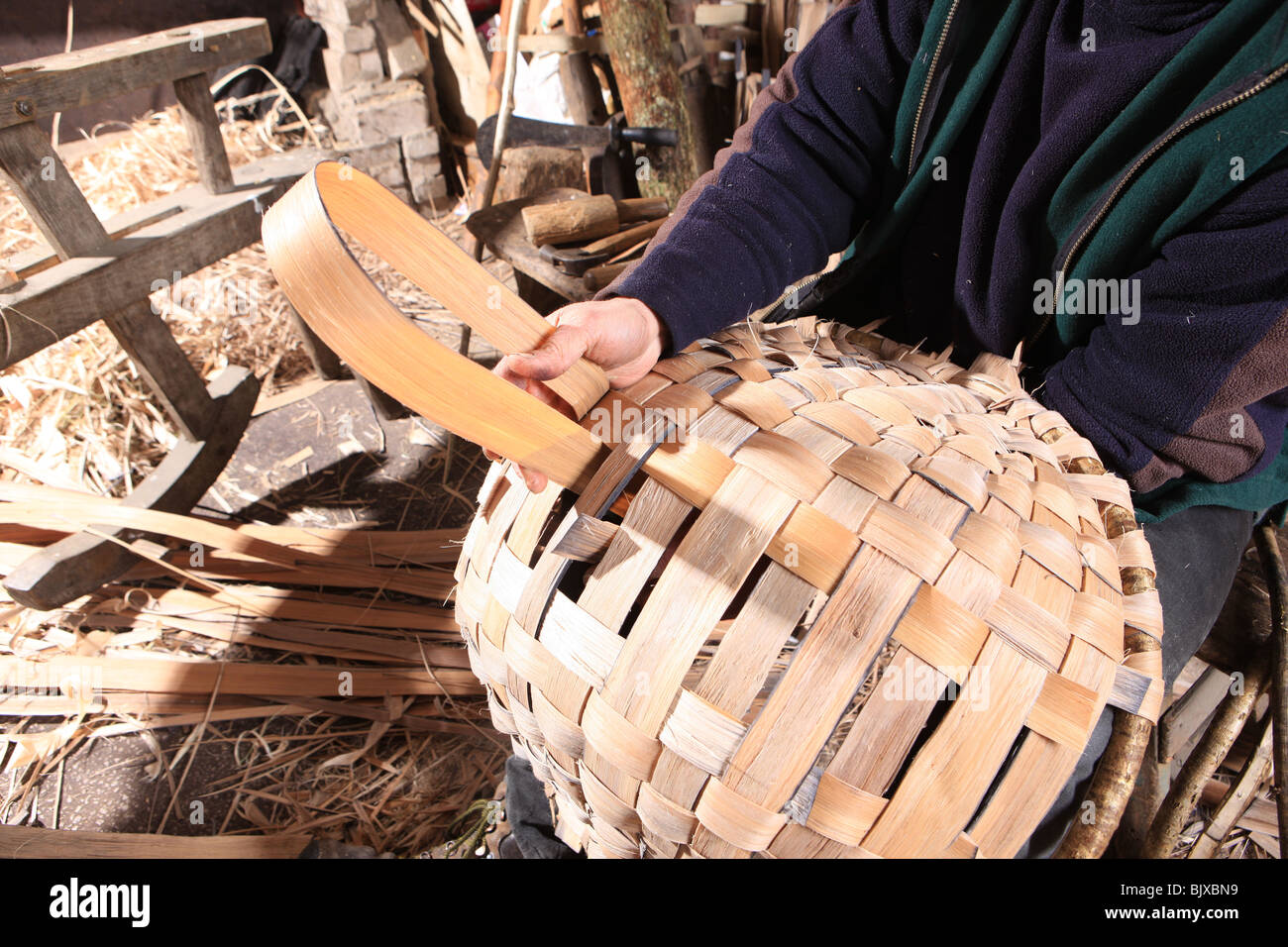 Owen Jones making Oak Swill Basket in the Lake District,is the only ...