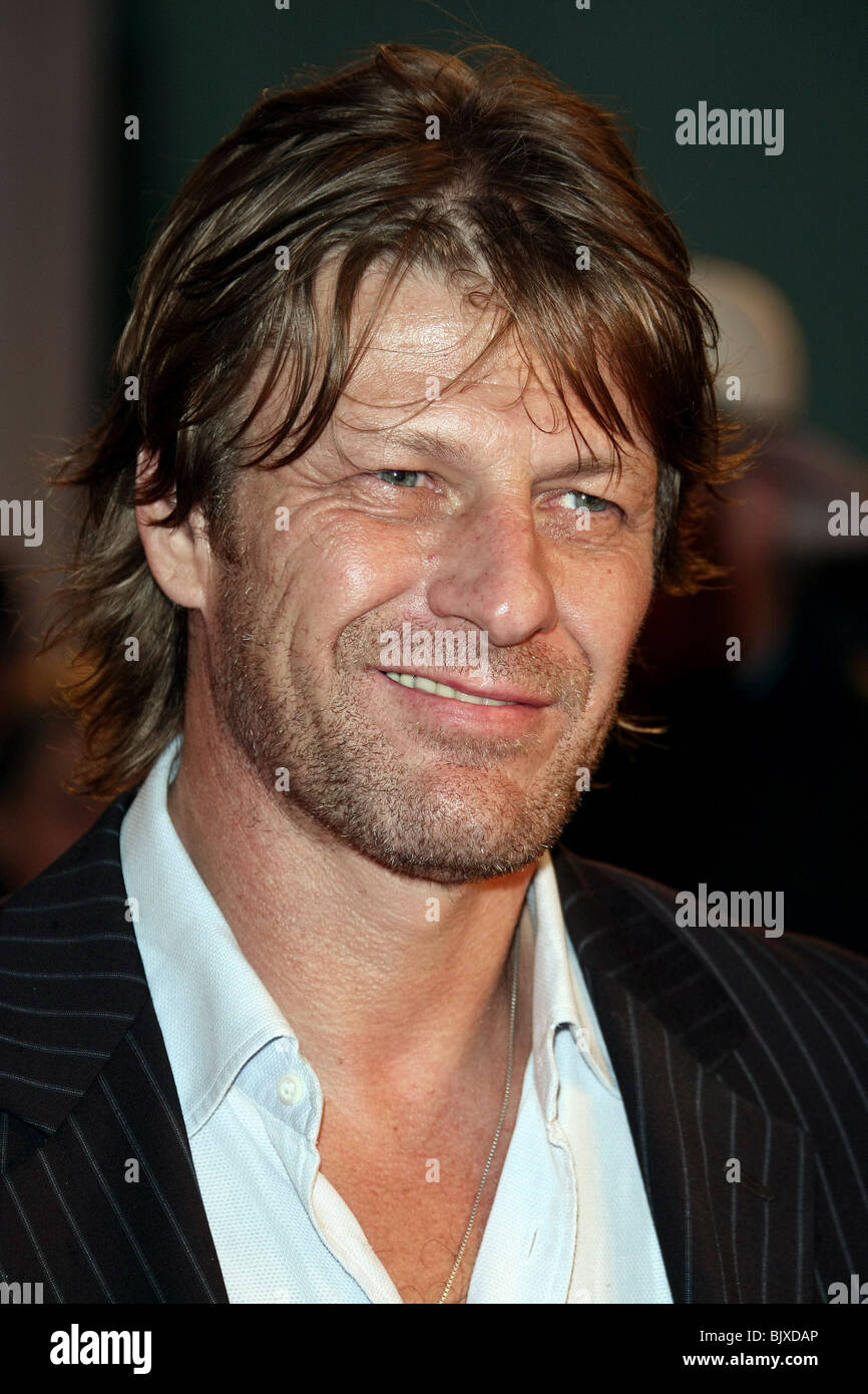 Film far hi-res stock photography and images - Alamy