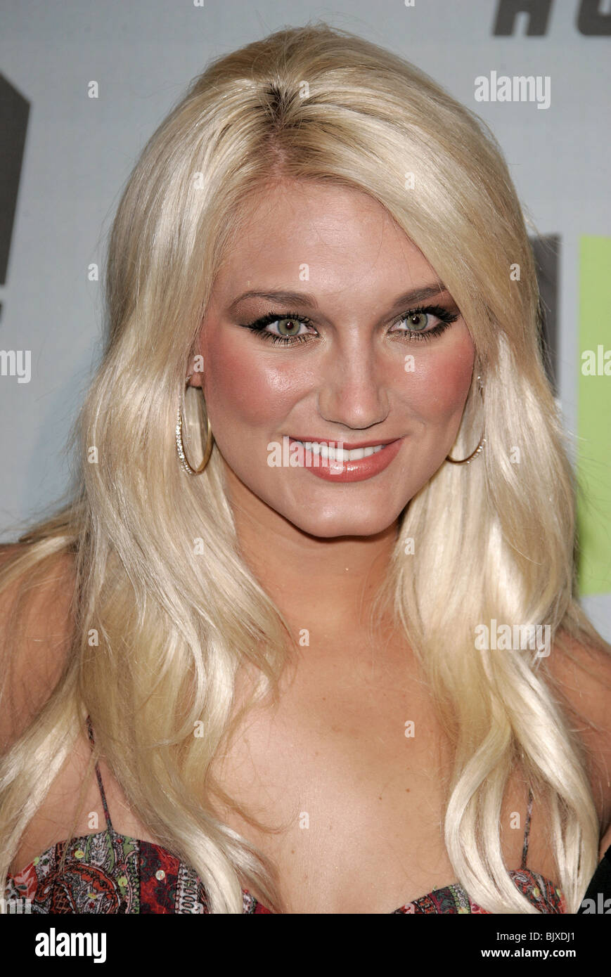 BROOKE HOGAN VHI BIG IN 06 AWARDS SONY STUDIOS CULVER CITY LOS ANGELES ...