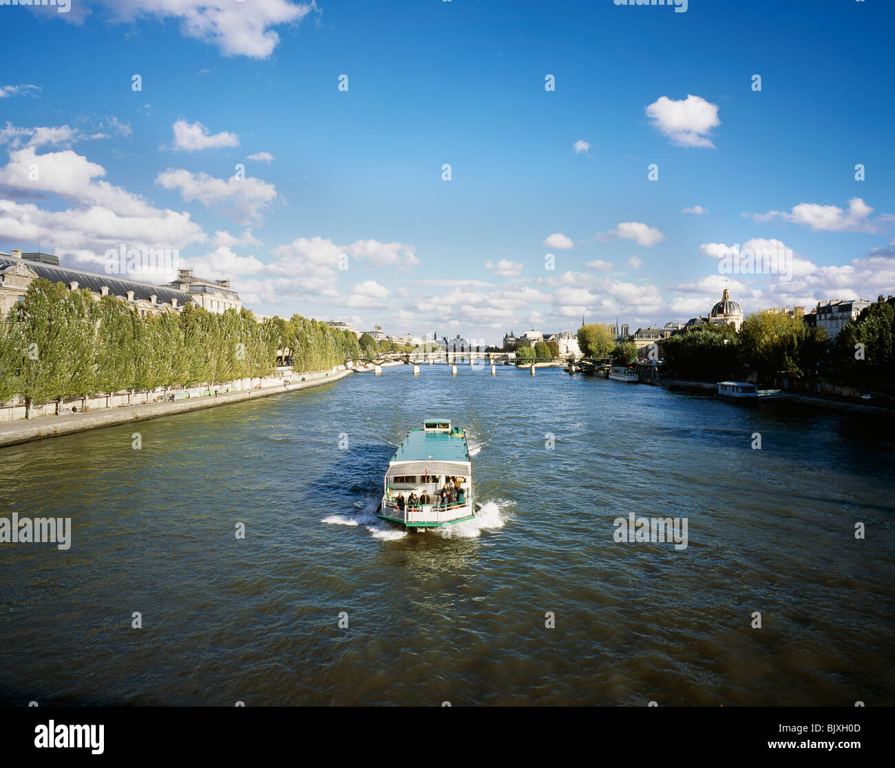 Paris river boat hi-res stock photography and images - Alamy