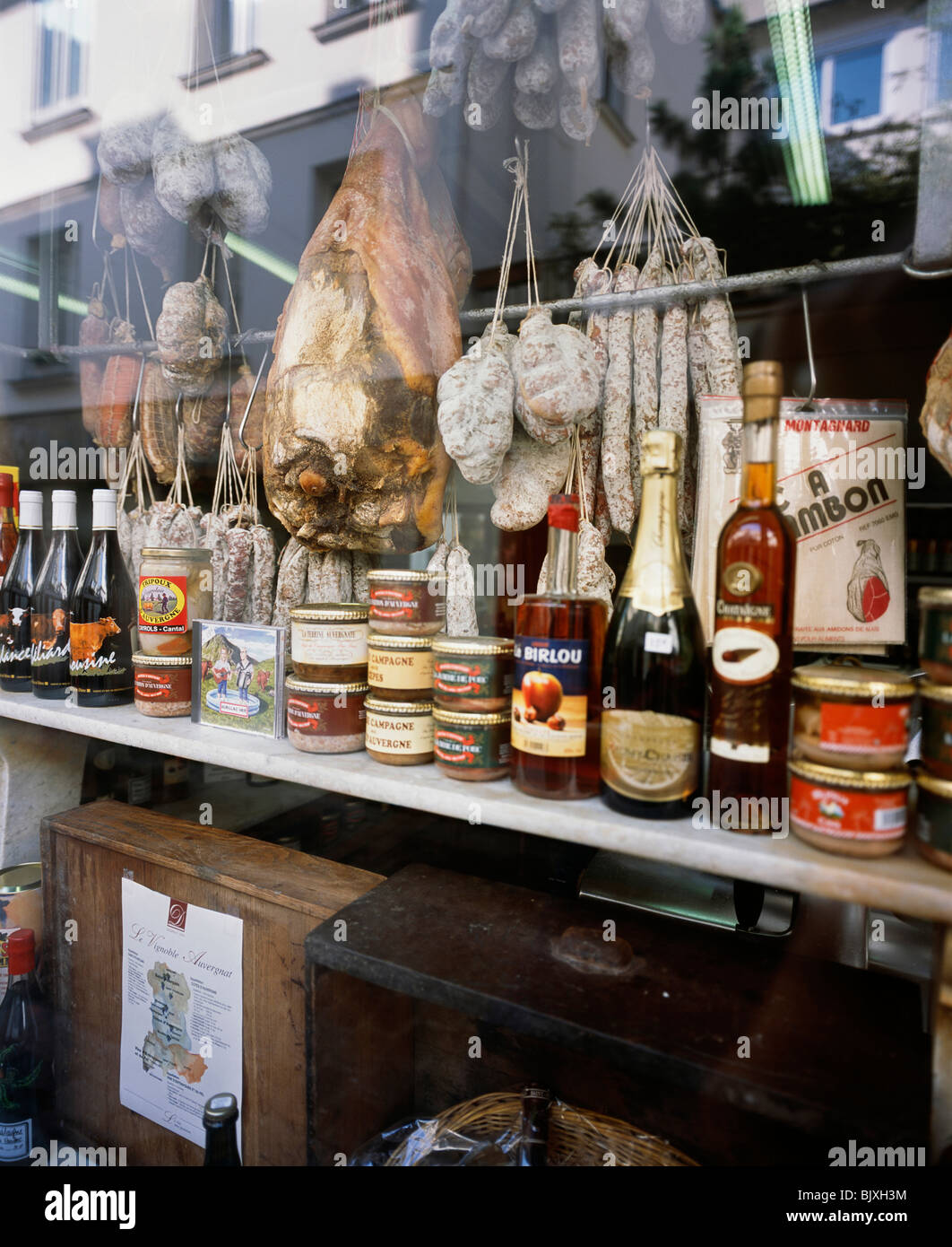 Butchers shop window display hi-res stock photography and images - Alamy
