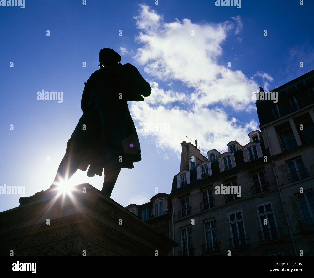 Silhouette of statue Stock Photo - Alamy