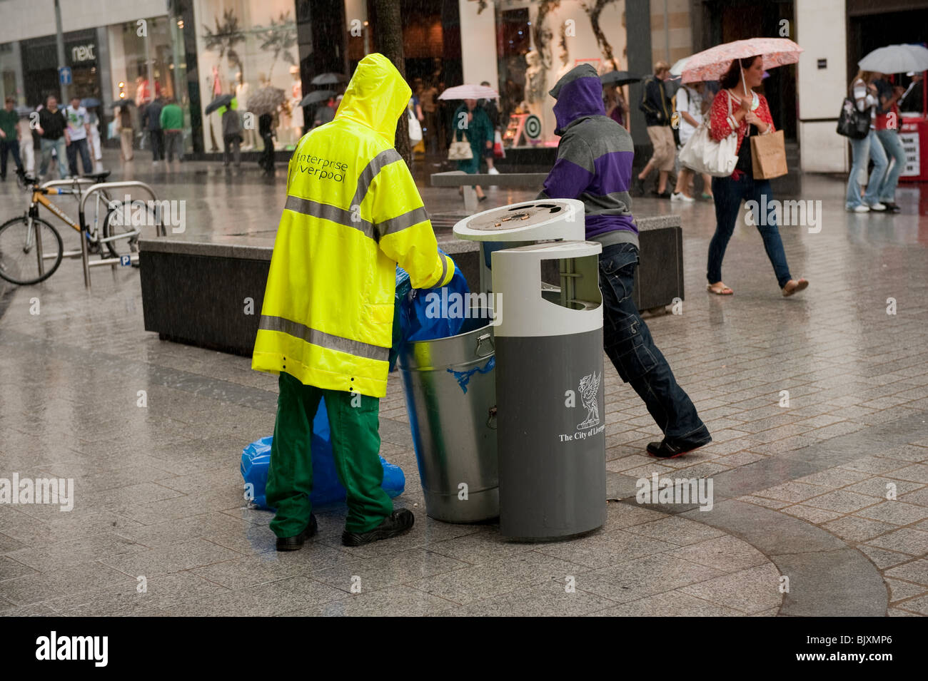 Emptying street hi-res stock photography and images - Alamy