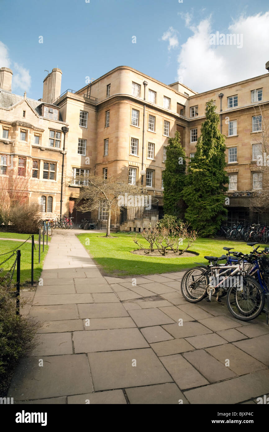 Cambridge gonville and caius college hi-res stock photography and ...