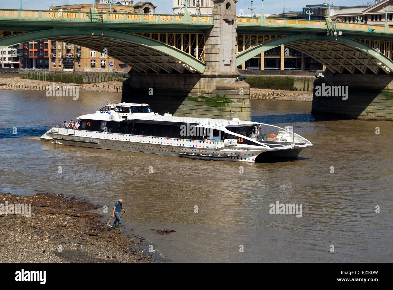 Tate boat hi-res stock photography and images - Alamy