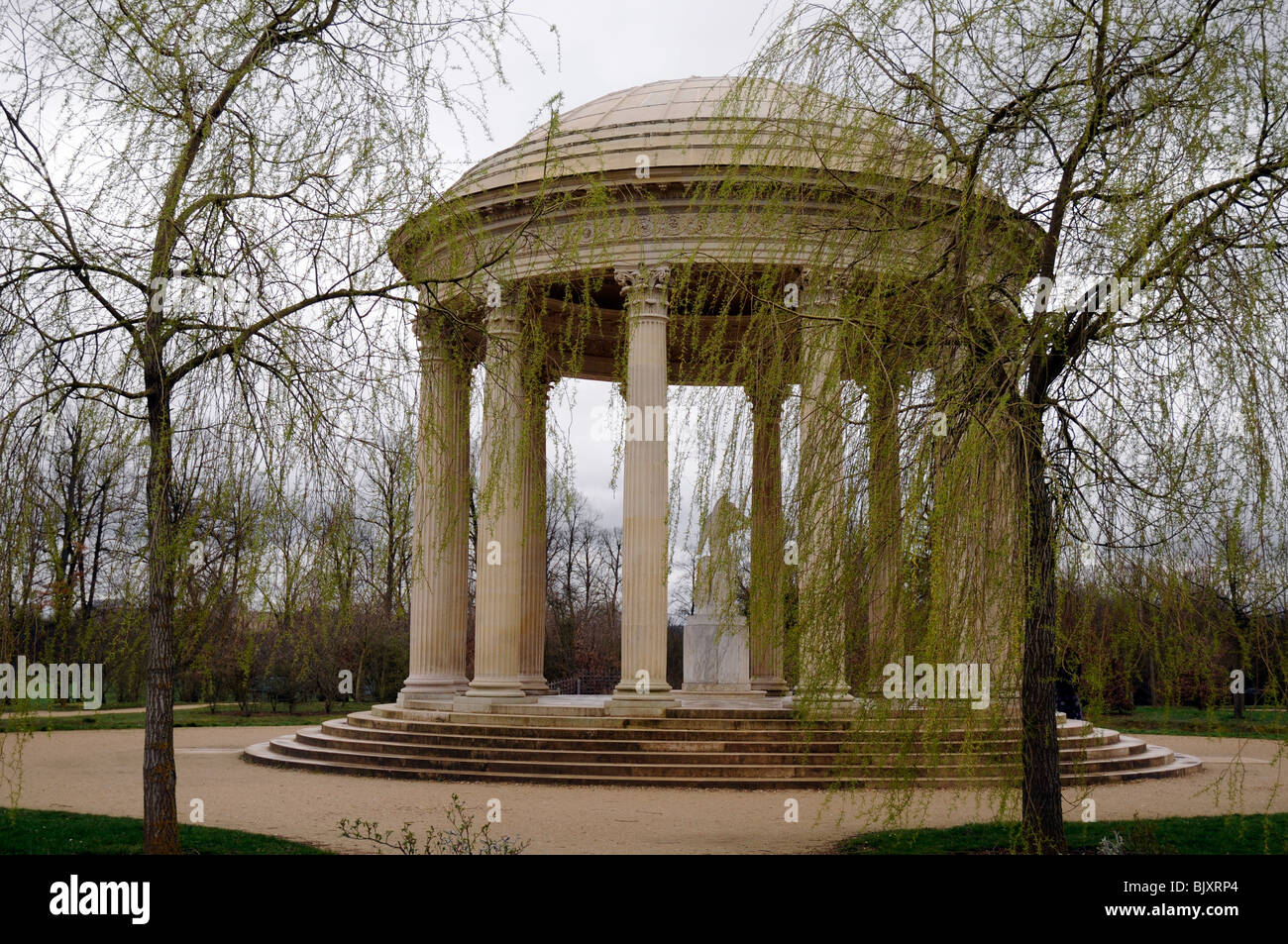 The Temple of Love by Richard Mique 1755, Palace of Versailles, Paris ...
