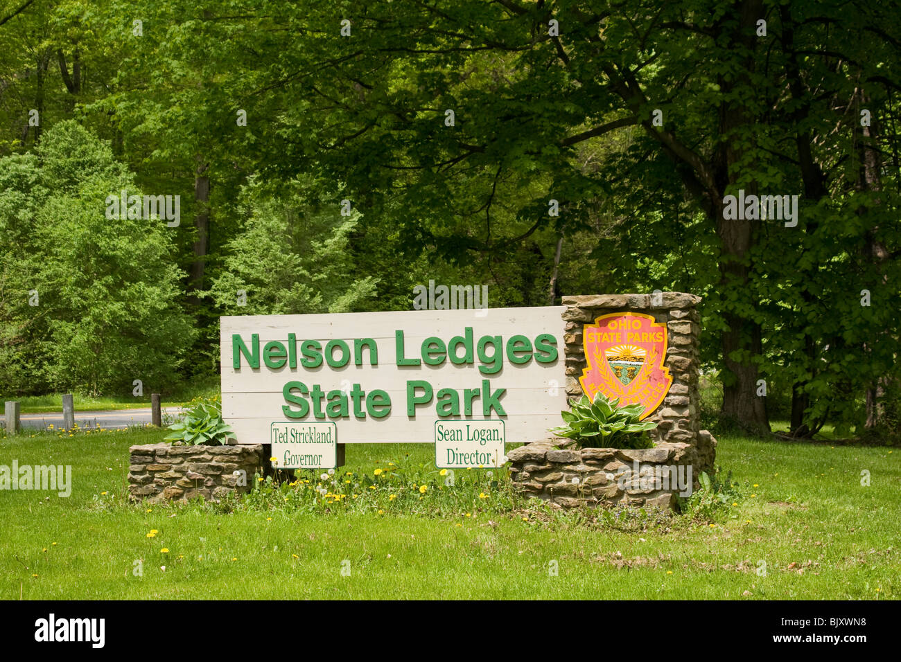 Sign for Nelson Ledges State Park. Near Garrettsville, Ohio, USA Stock ...