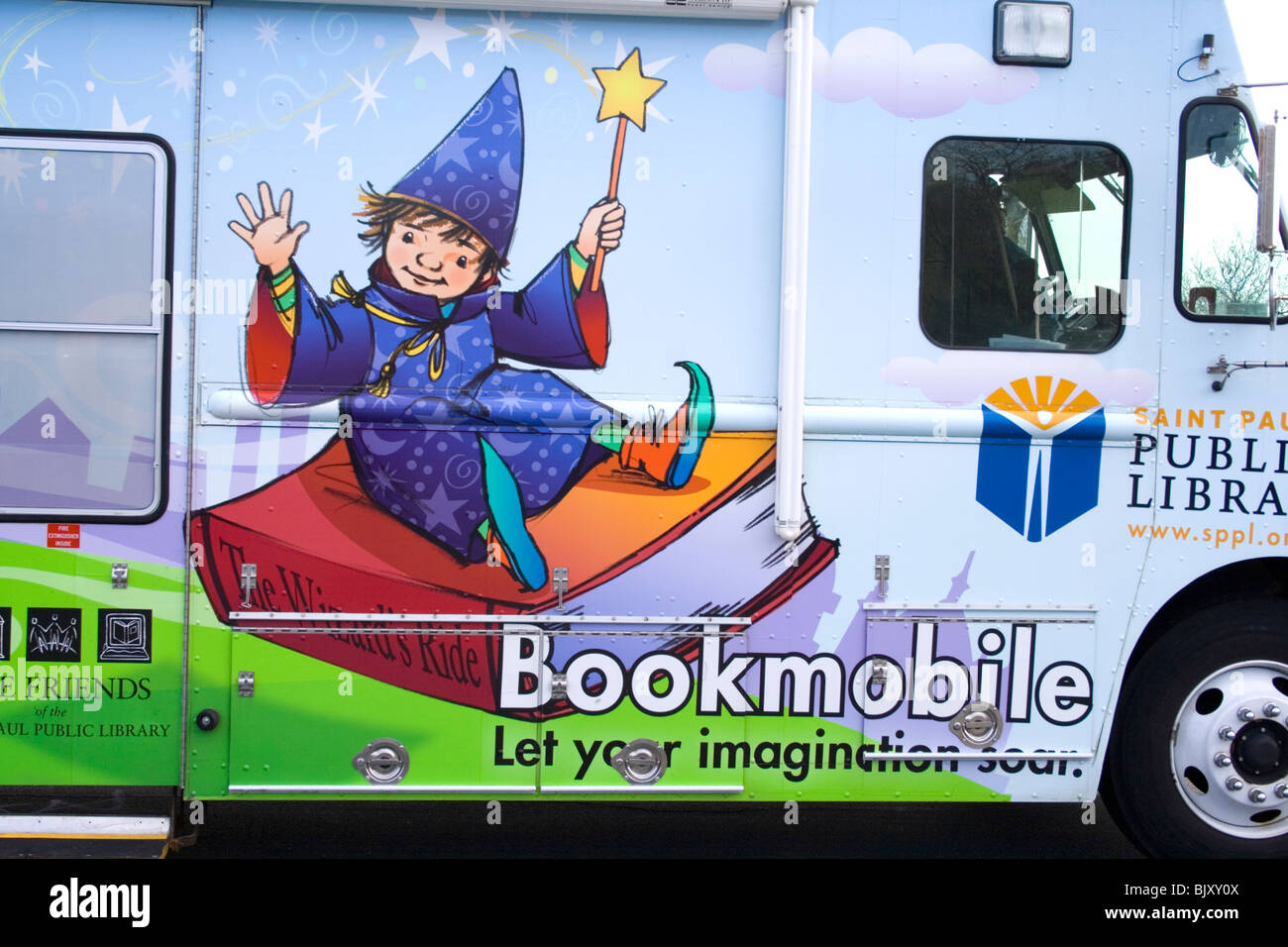 Bookmobile hi-res stock photography and images - Alamy