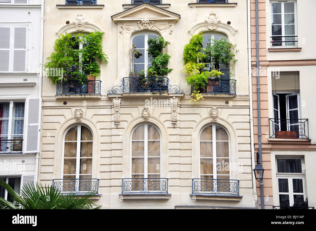 Windows in Paris, France Stock Photo - Alamy