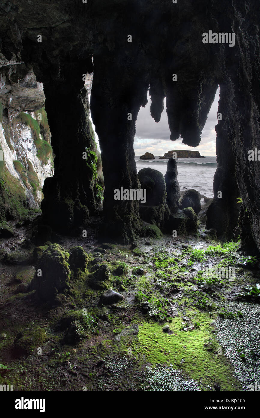 Cave structures hi-res stock photography and images - Alamy