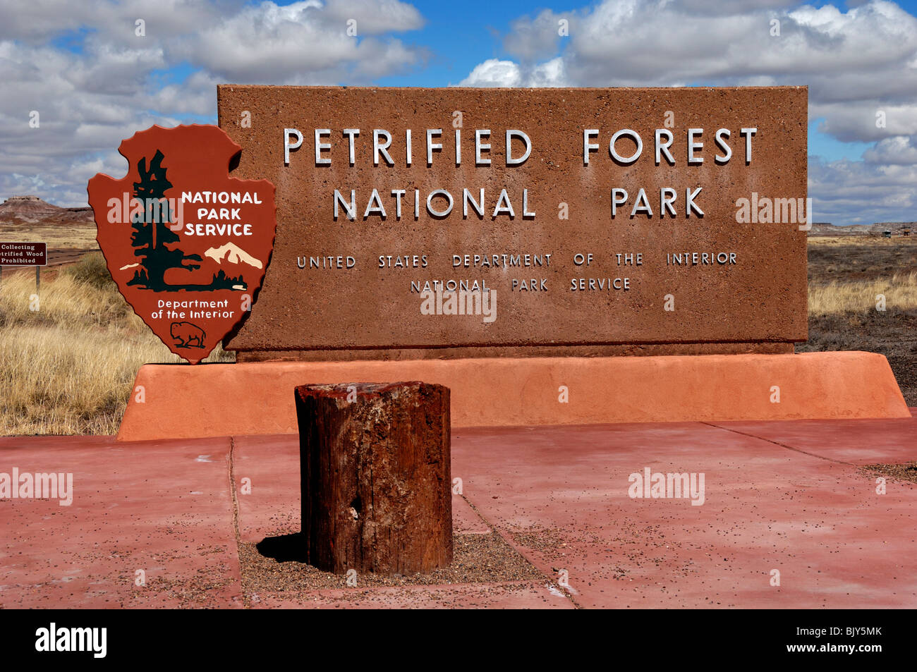 Petrified forest national park sign hi-res stock photography and images ...