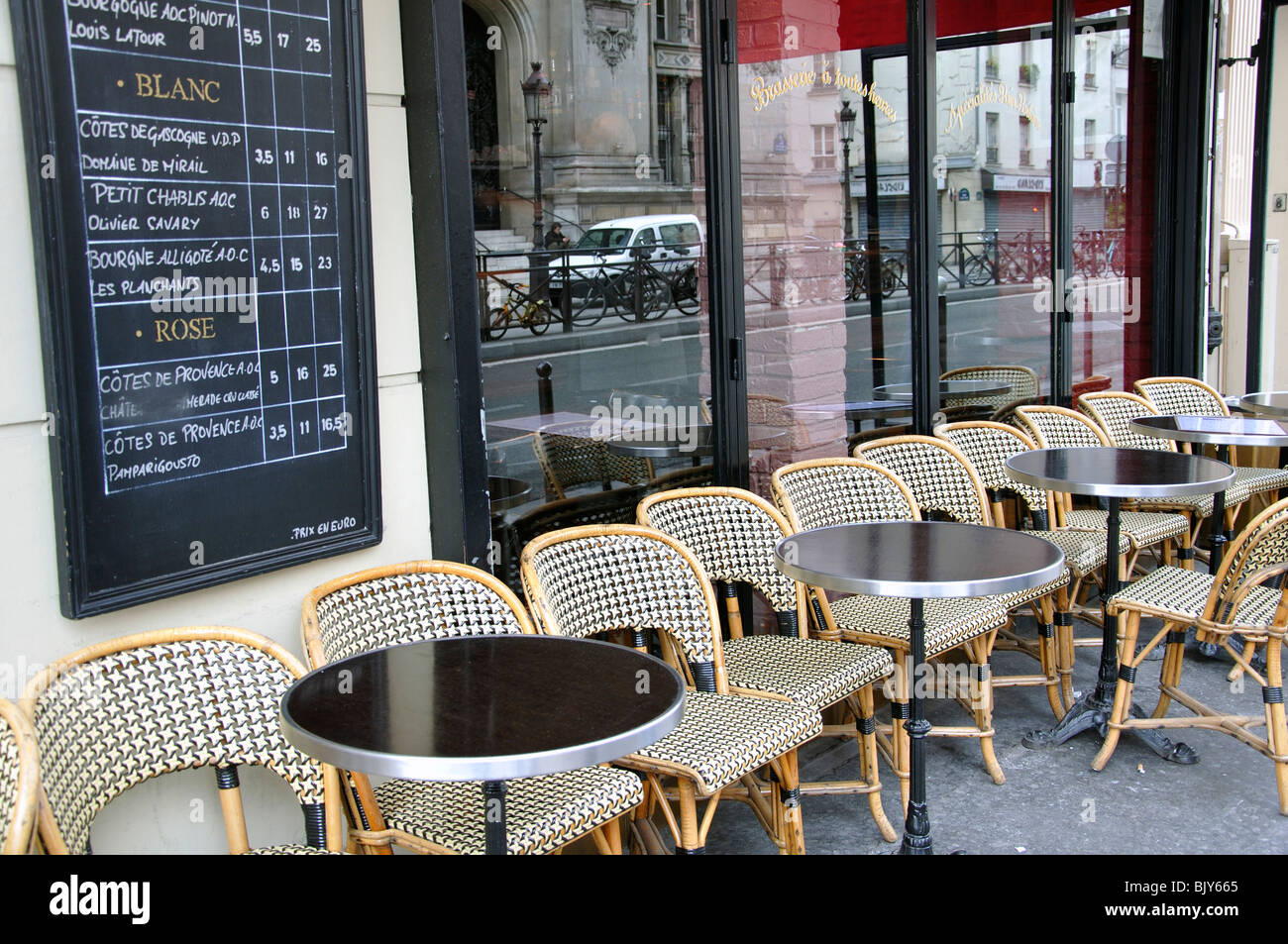 Local cafe Paris, France Stock Photo - Alamy