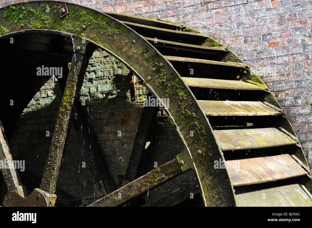 Water wheel and power england hi-res stock photography and images - Alamy