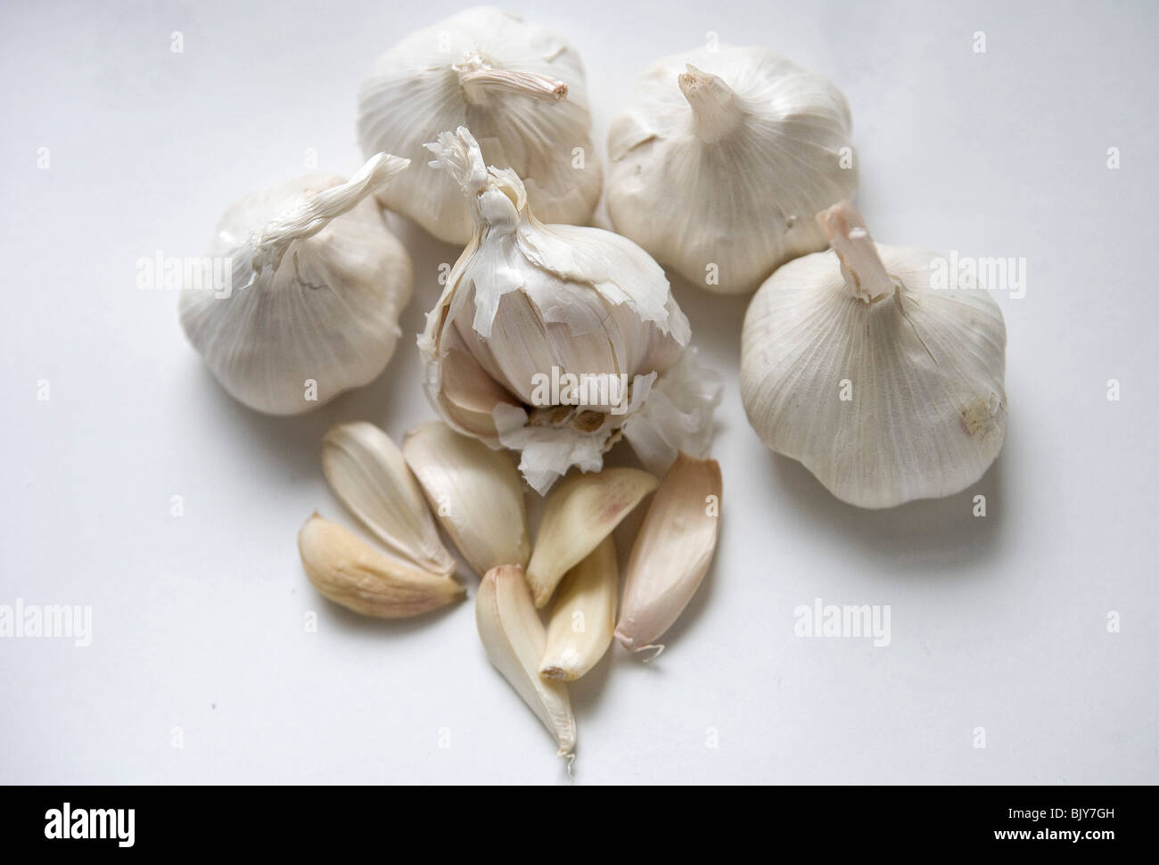 Garlic cloves Stock Photo - Alamy