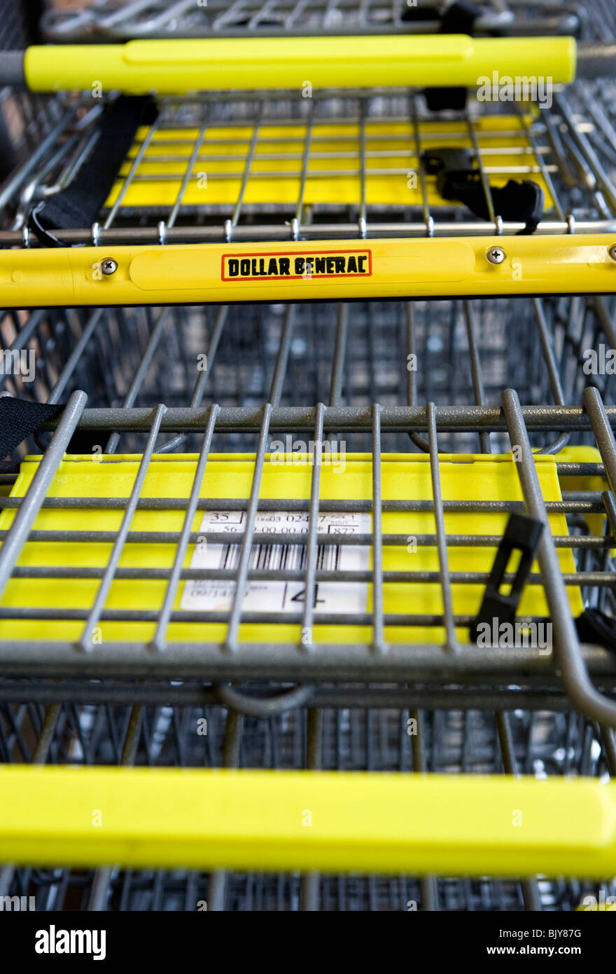 A Dollar General retail store Stock Photo - Alamy