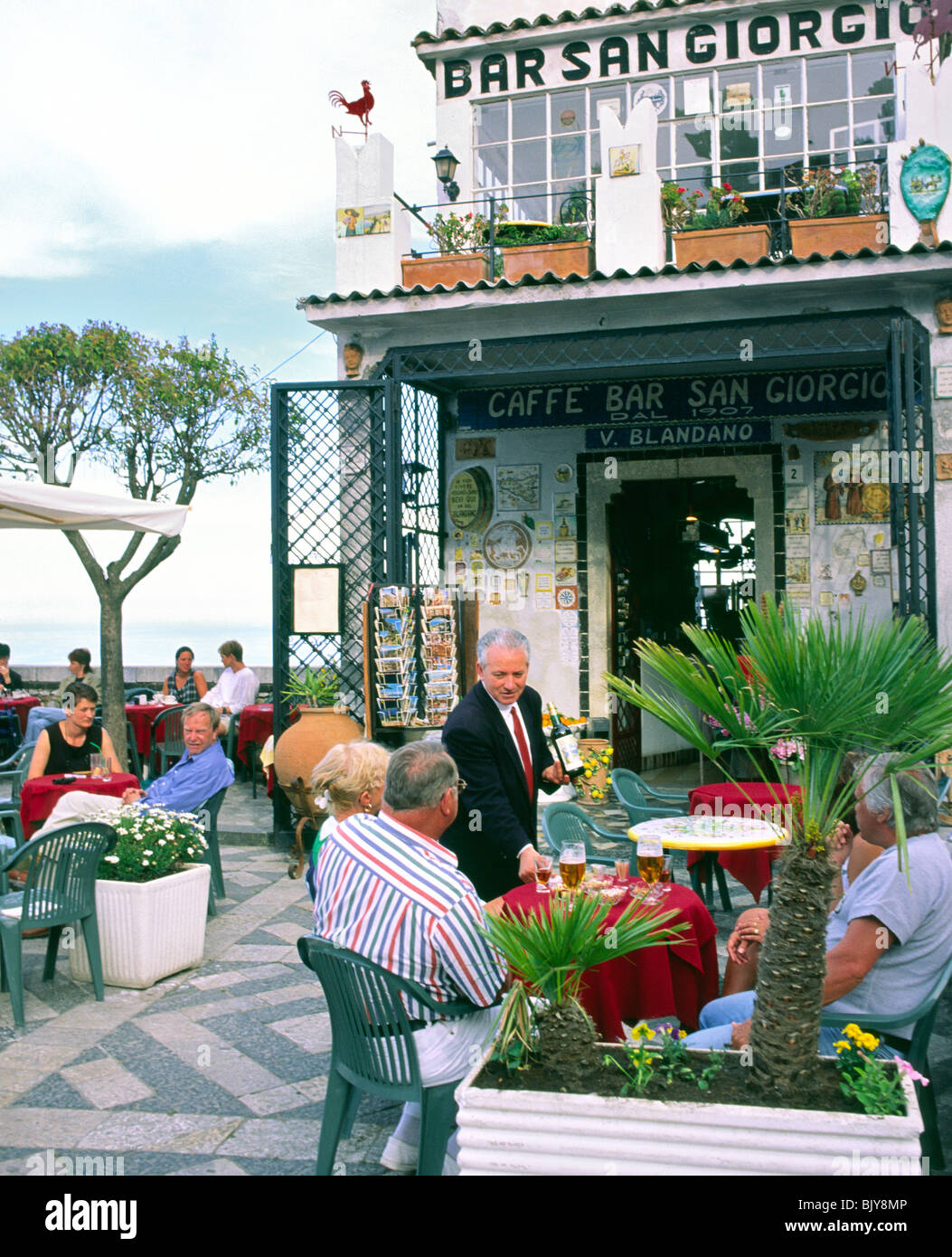 Caffe High Resolution Stock Photography and Images - Alamy