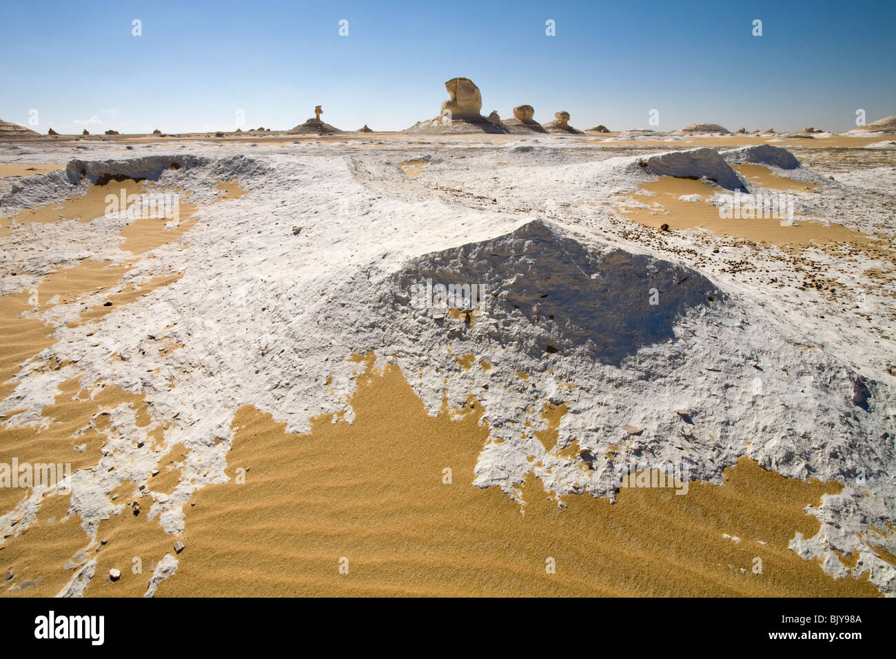 Inselberg the white desert surrounds the oasis of farafra hi-res stock ...