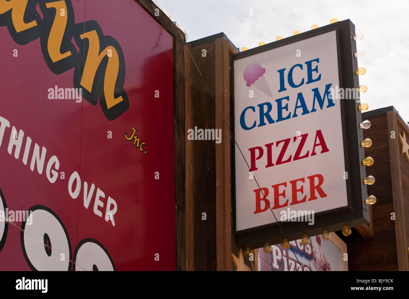 Pizza and ice cream store hi-res stock photography and images - Alamy