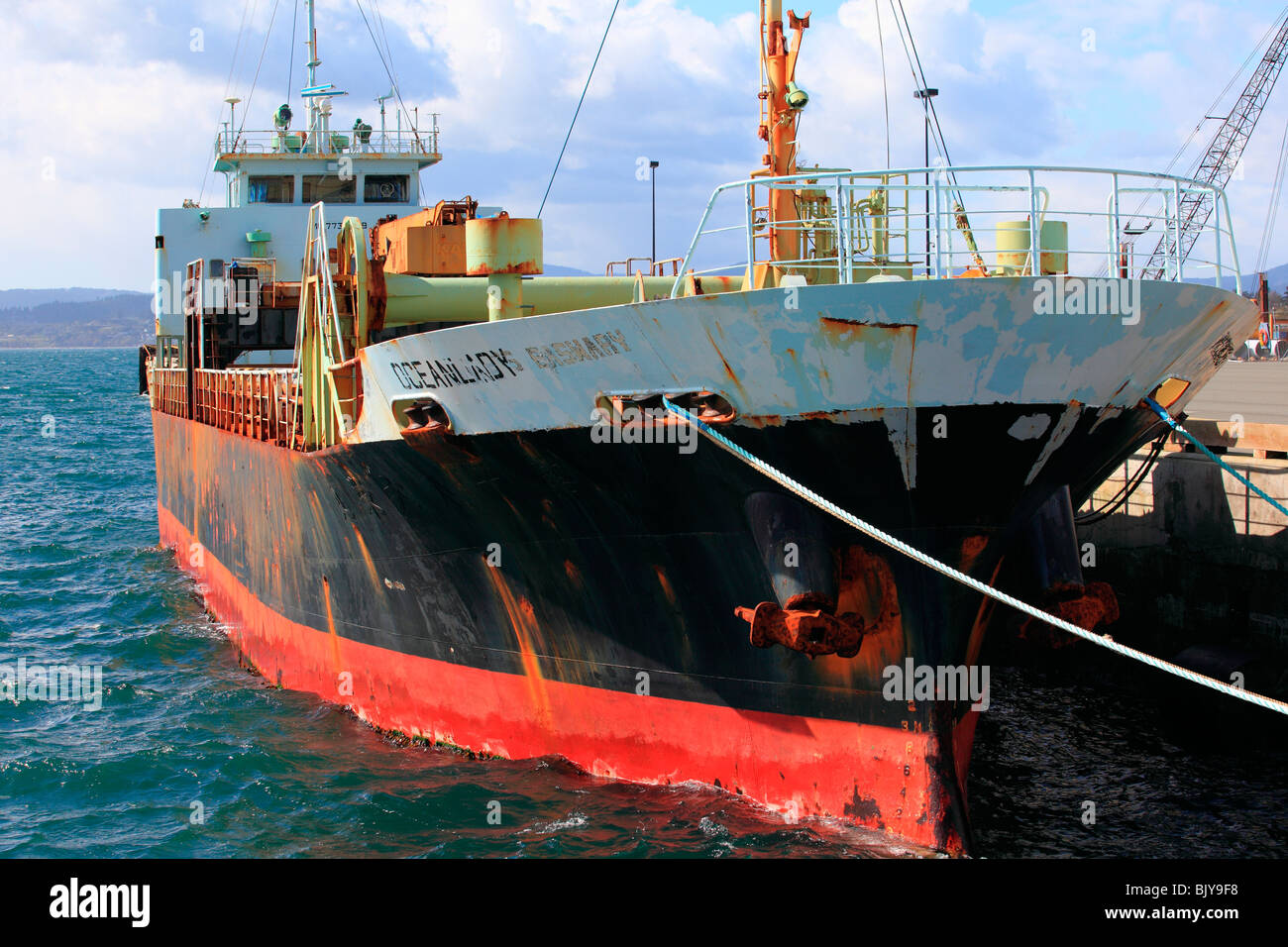 Ship and cranes docked at pier hi-res stock photography and images - Alamy