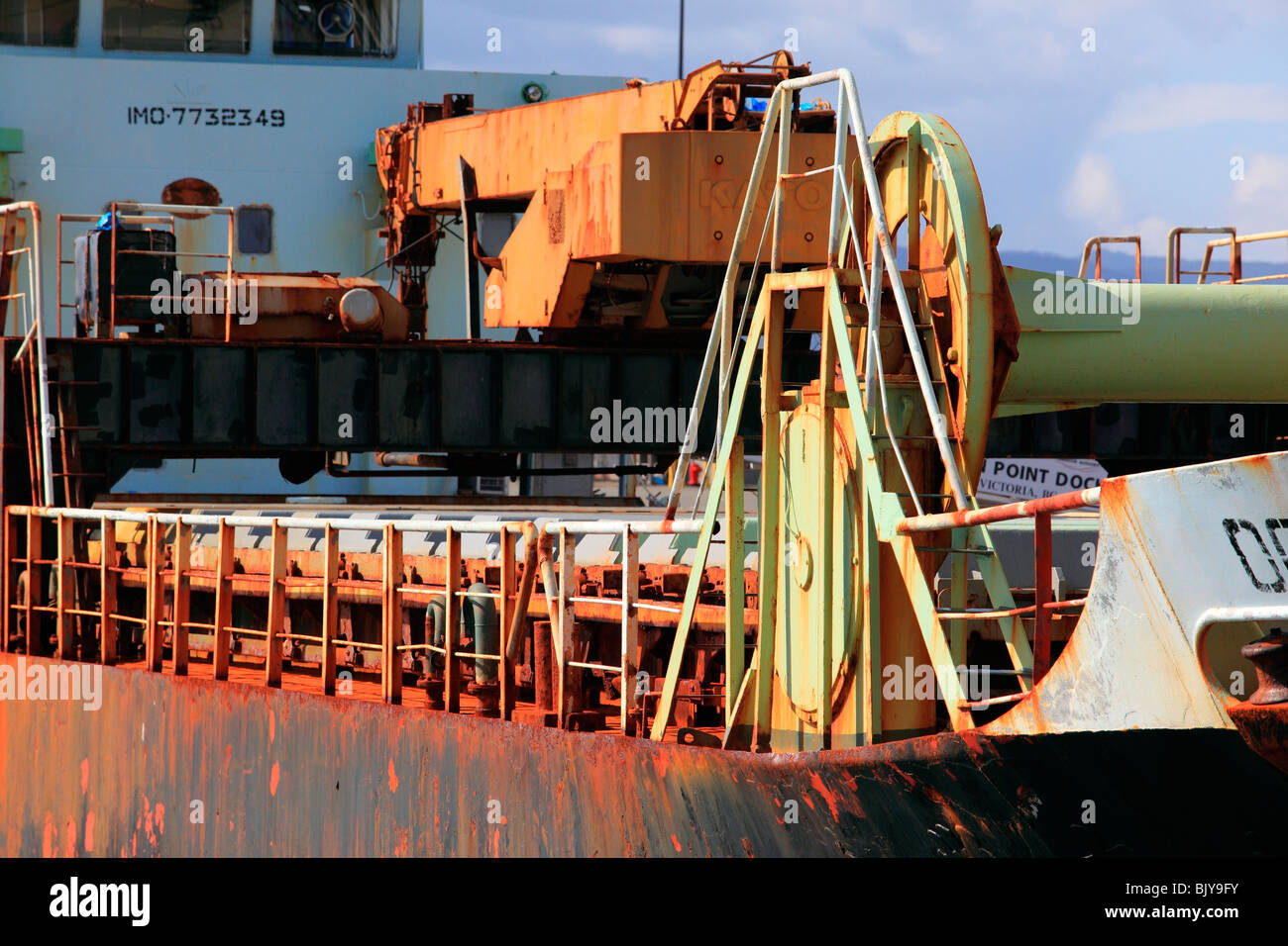 Ship and cranes docked at pier hi-res stock photography and images - Alamy