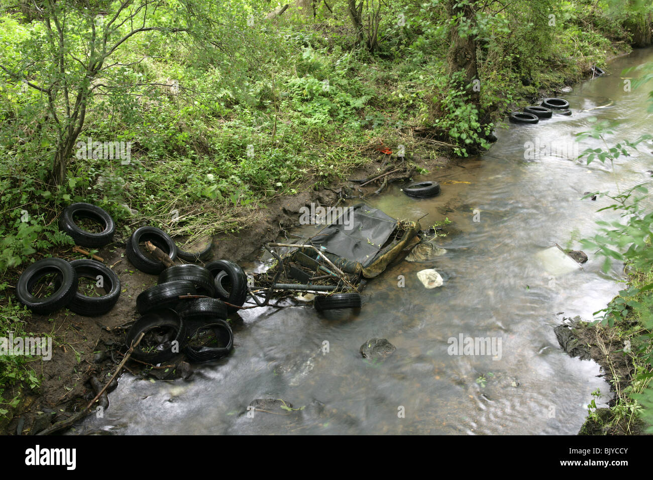 River dumping hi-res stock photography and images - Alamy