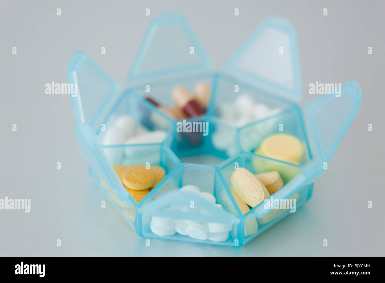 Pill box hi-res stock photography and images - Alamy