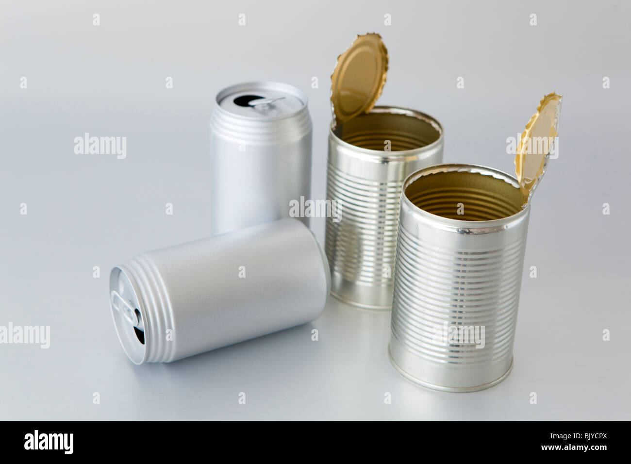 Empty cans hi-res stock photography and images - Alamy