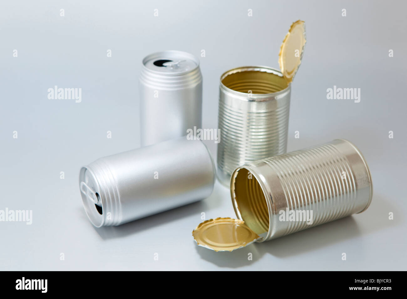 Empty cans hi-res stock photography and images - Alamy