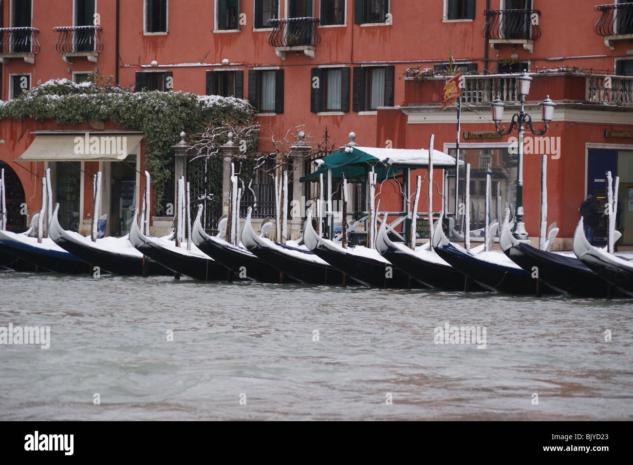 Venice in the snow -gondola station, Canal Grande Stock Photo - Alamy