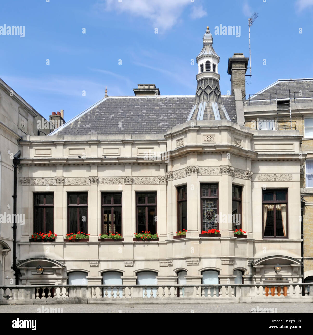 Modern livery companies hi-res stock photography and images - Alamy