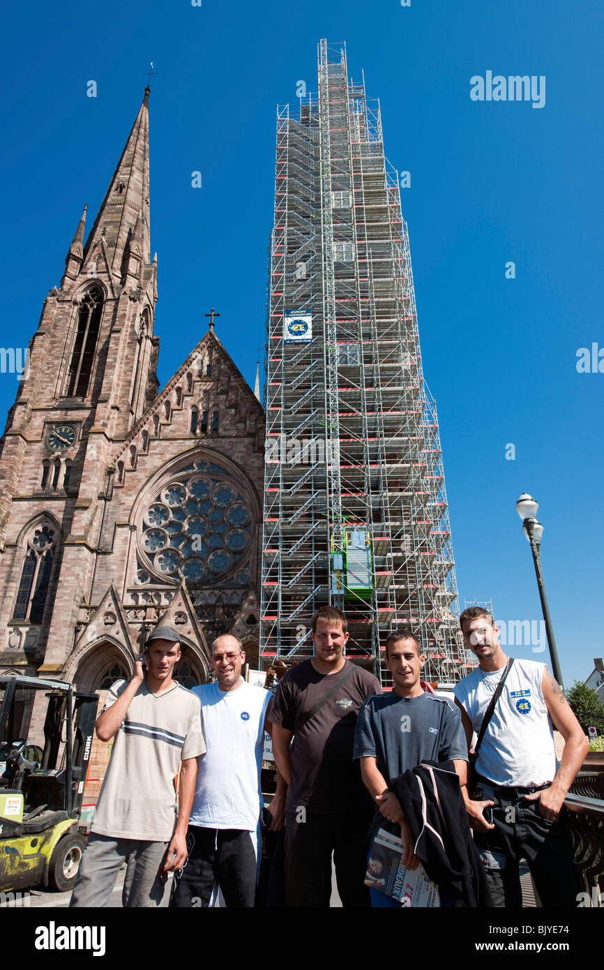 Five scaffolders hi-res stock photography and images - Alamy