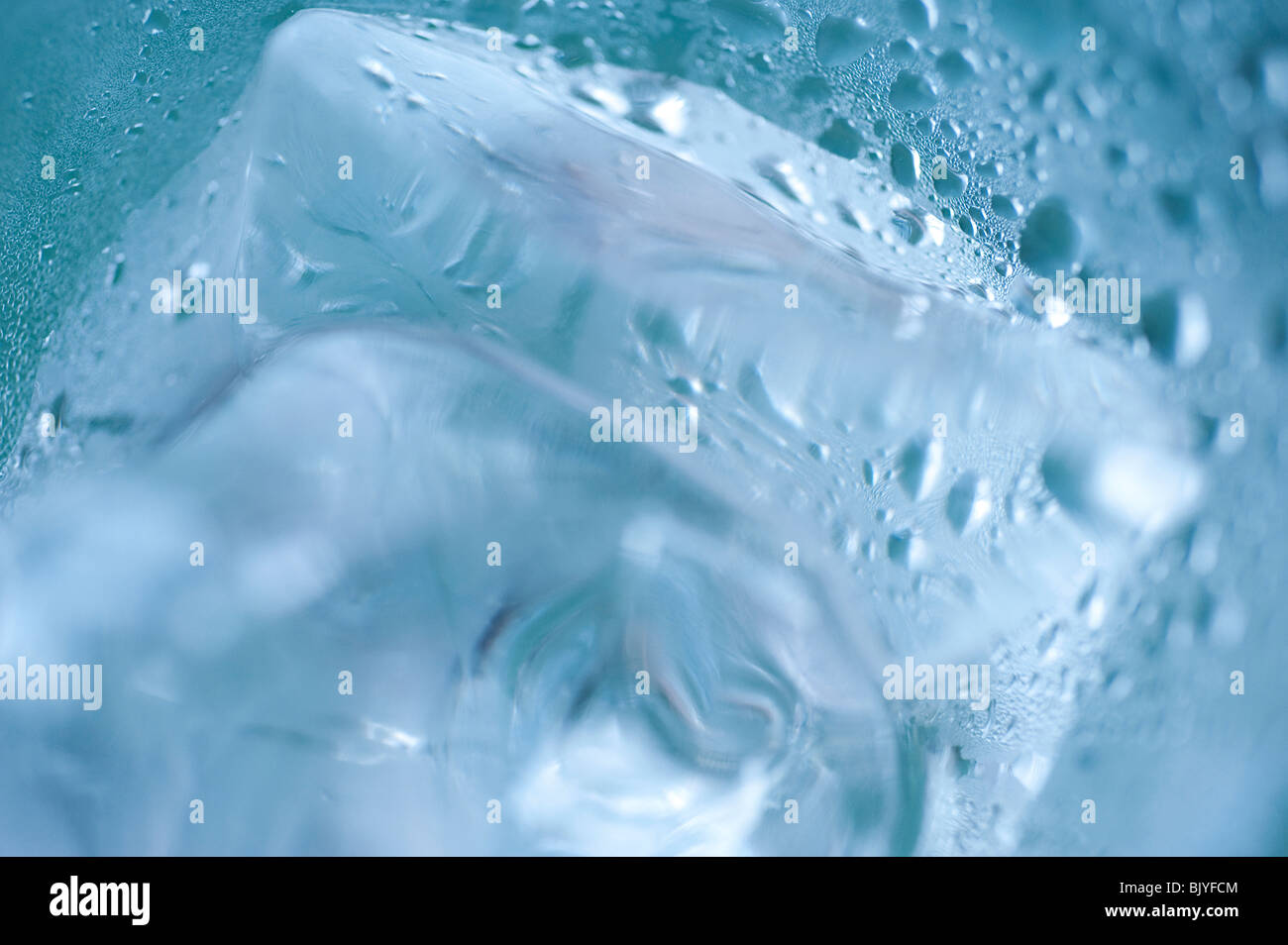 Ice cubes hi-res stock photography and images - Alamy