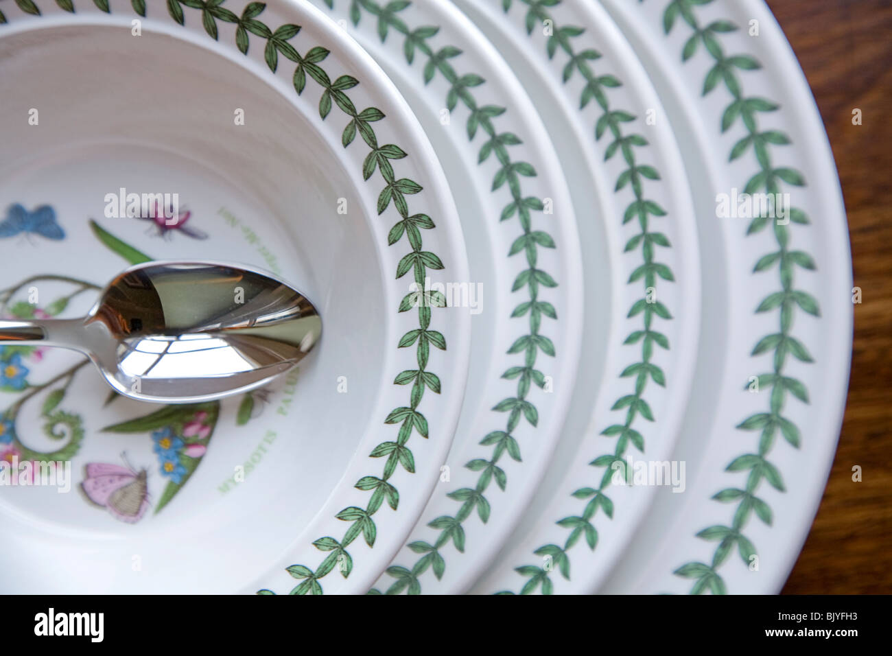 Nesting plates with pattern hi-res stock photography and images - Alamy