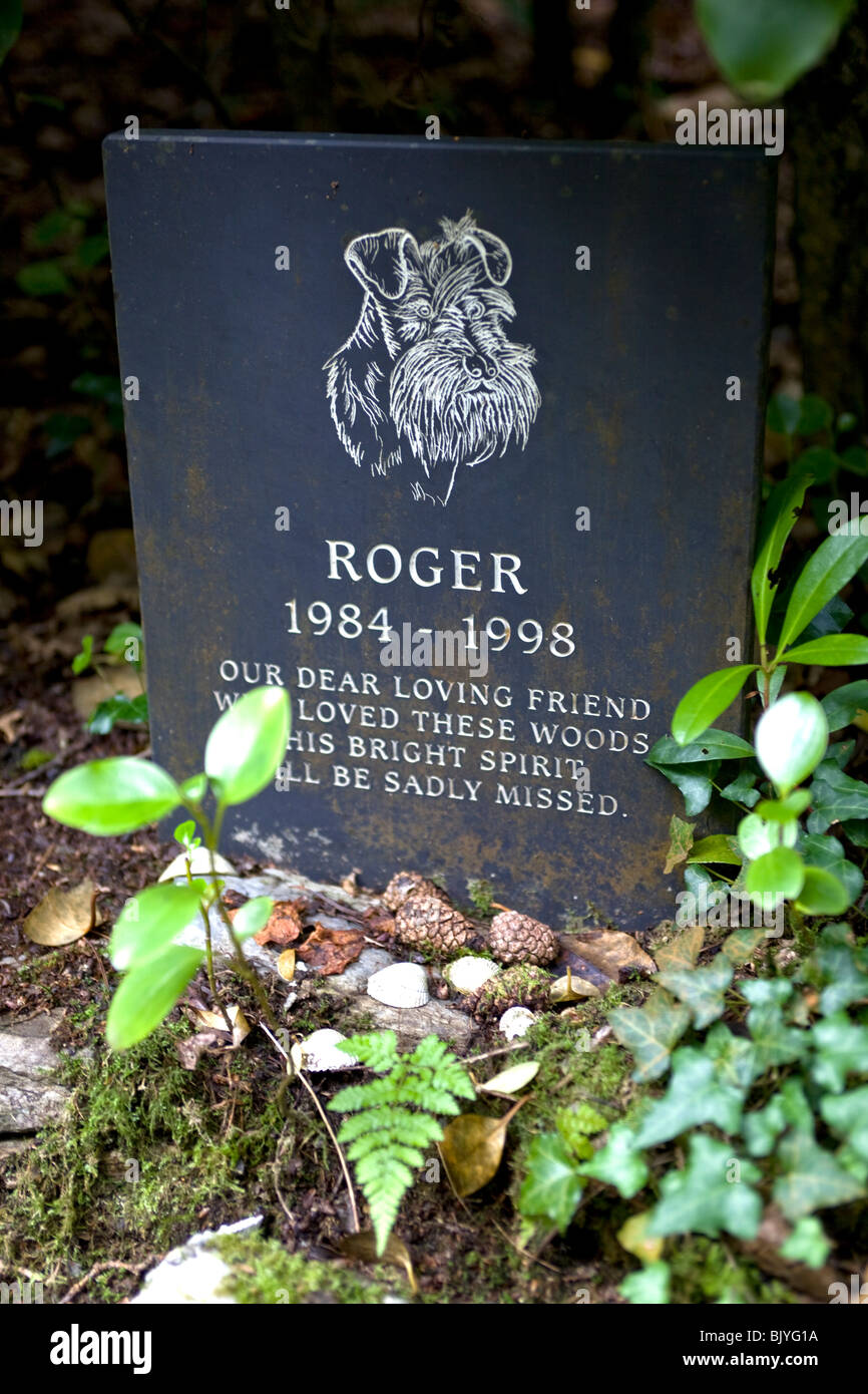Dogs Grave in the Pet Cemetery at Portmeirion Village North Wales Stock ...