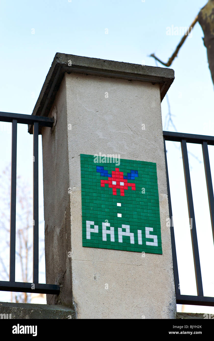 Mister space invader hi-res stock photography and images - Alamy