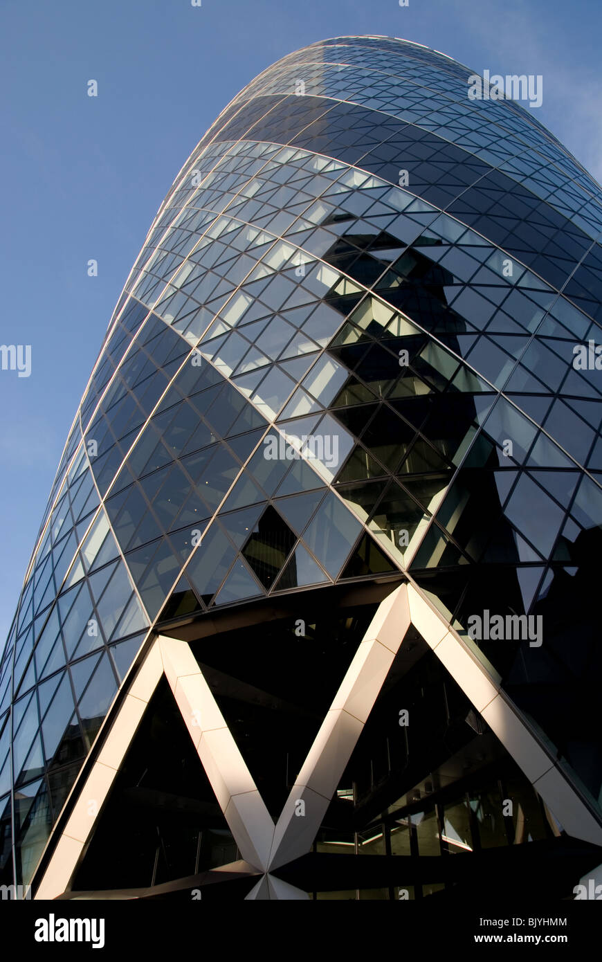 St mary axe (the gherkin) hi-res stock photography and images - Alamy