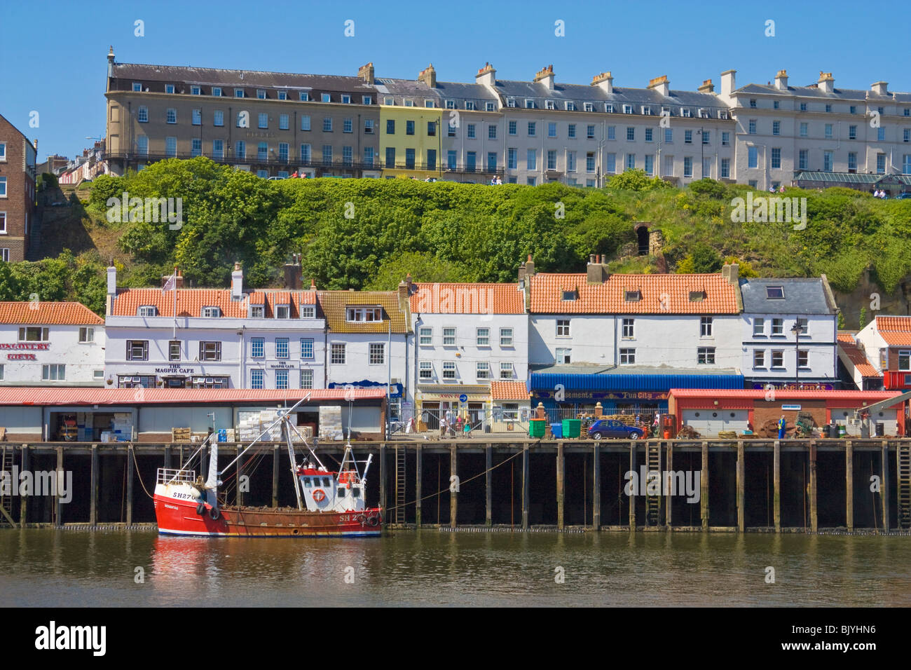 Whitby quayside hi-res stock photography and images - Alamy