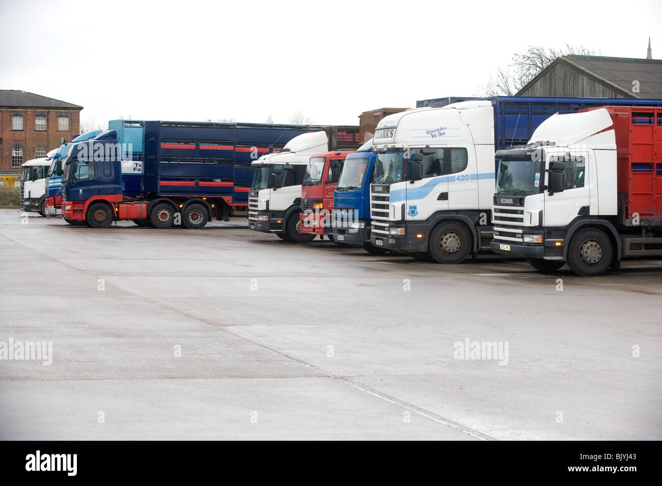 Lorrys hi-res stock photography and images - Alamy
