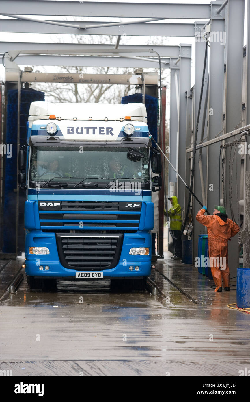 A lorry going through a truck wash Stock Photo - Alamy