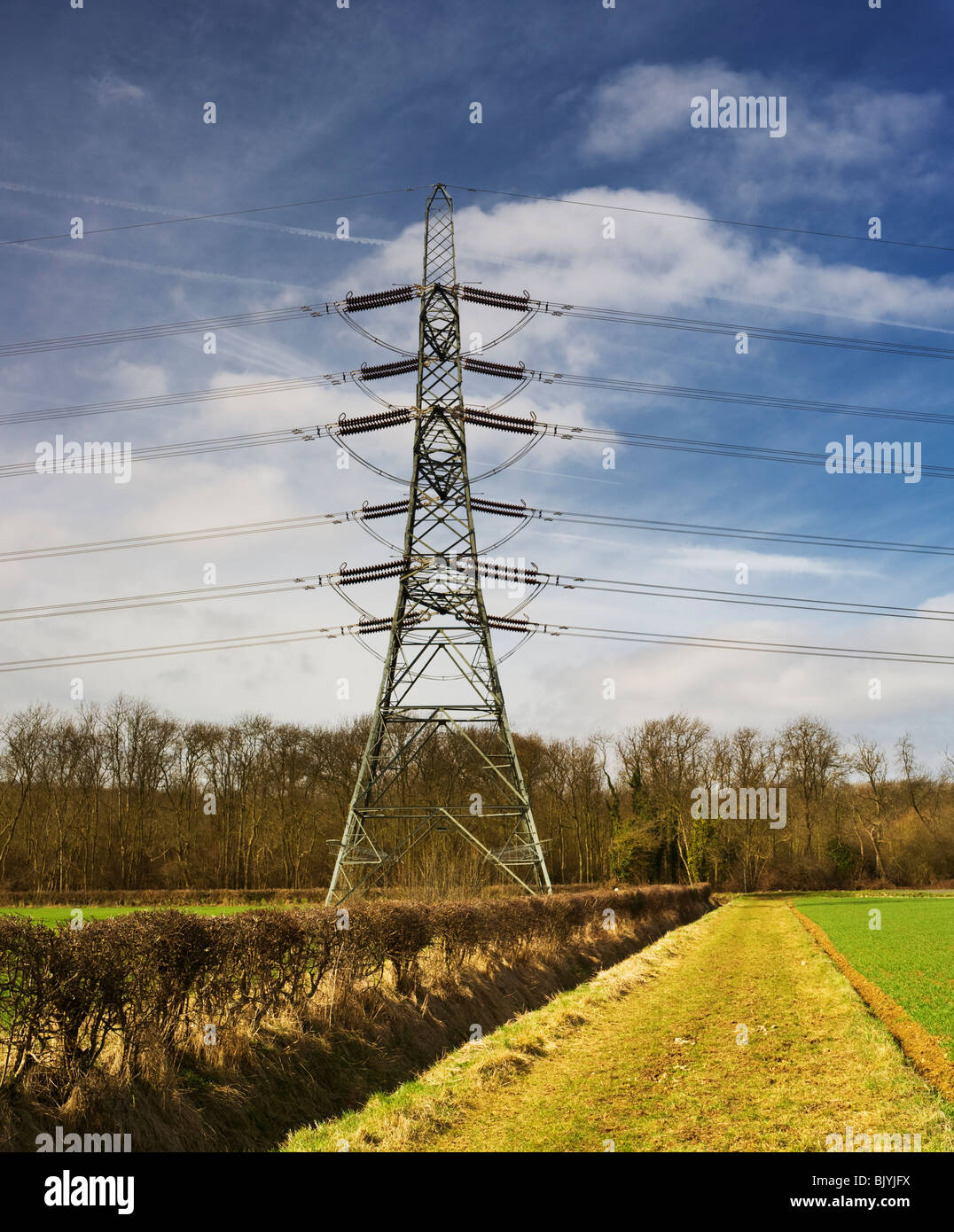 Electricity pylon rural uk hi-res stock photography and images - Alamy