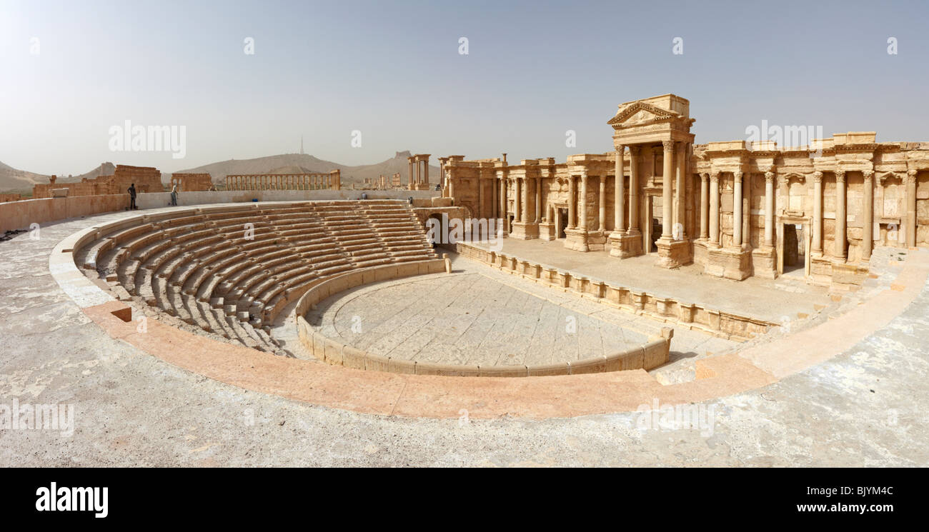 Syria Palmyra amphitheatre panorama Stock Photo - Alamy