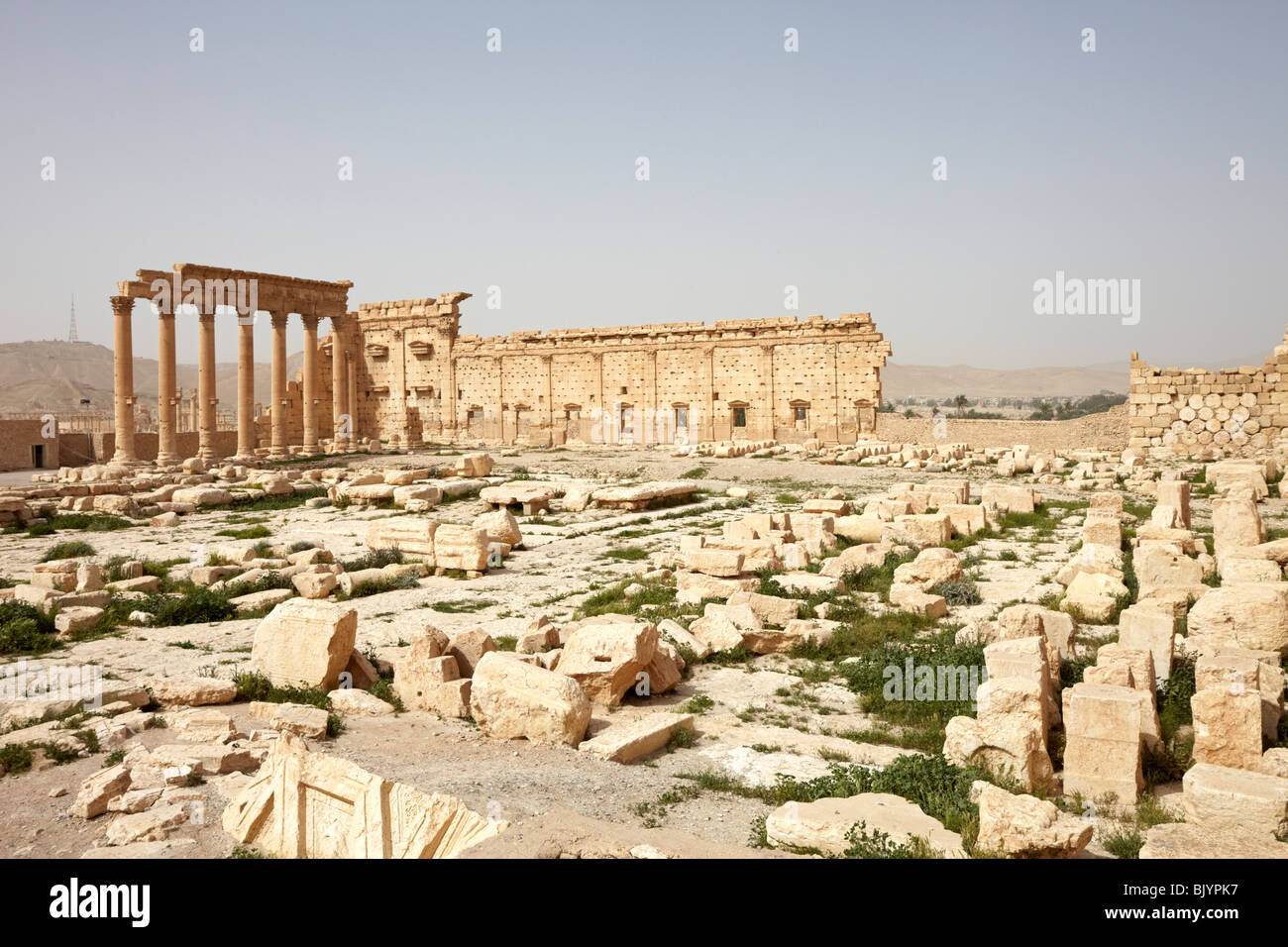 Palmyra Syria the temple of Bel Stock Photo - Alamy