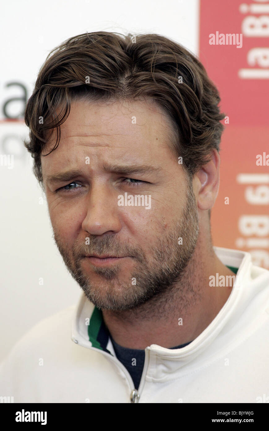 RUSSELL CROWE CINDERELLA MAN PHOTOCALL. VEN CASINO LIDO VENICE ITALY 05 ...