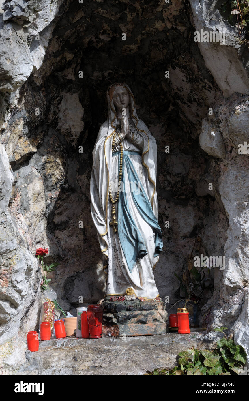 Virgin mary statue in cave hi-res stock photography and images - Alamy