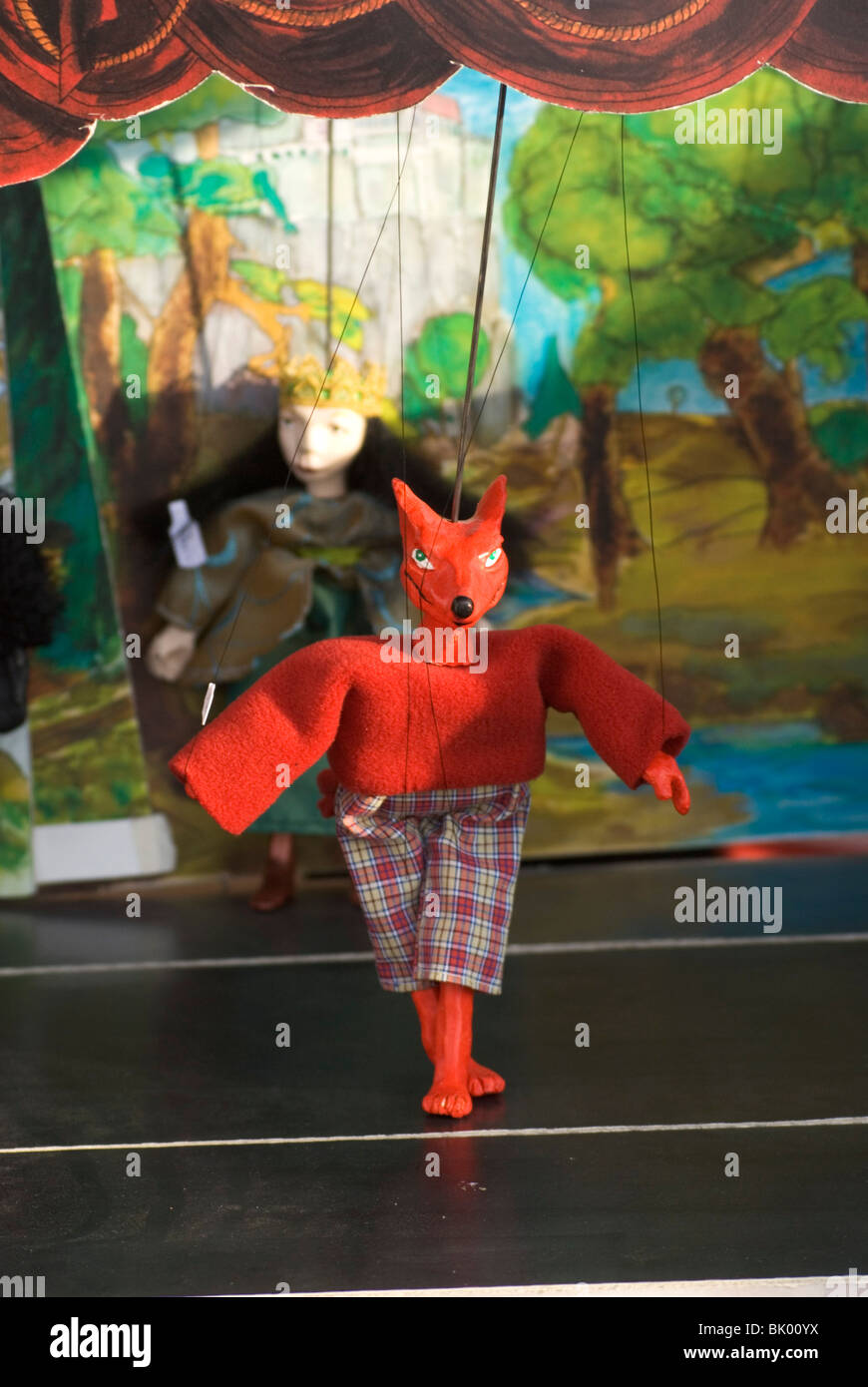 Fox tale vertical hi-res stock photography and images - Alamy