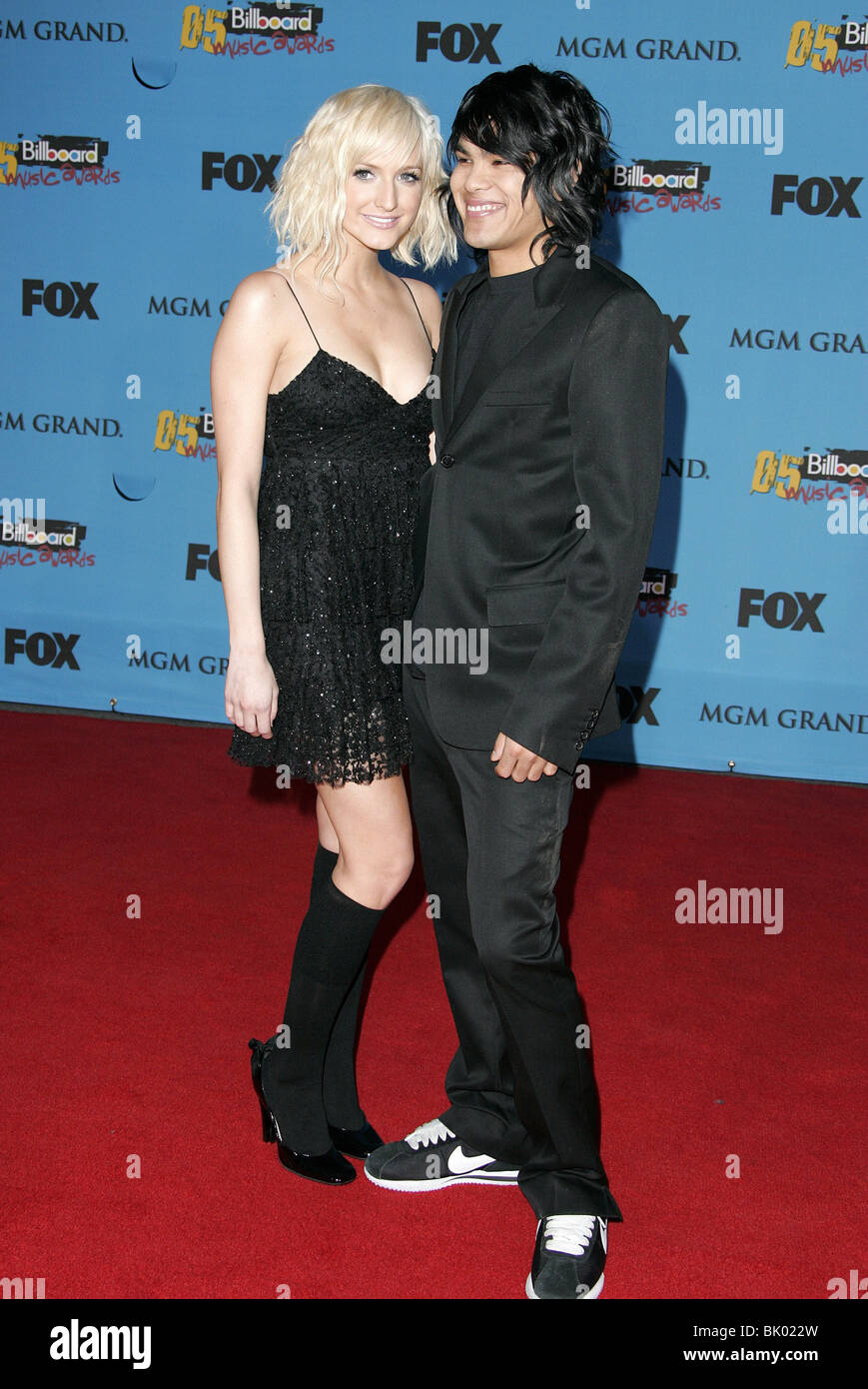 ASHLEE SIMPSON & BRAYTON OLITA BILLBOARD MUSIC AWARDS 05 MGM GRAND ...