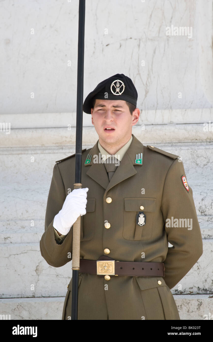 Italian soldier uniform hi-res stock photography and images - Alamy
