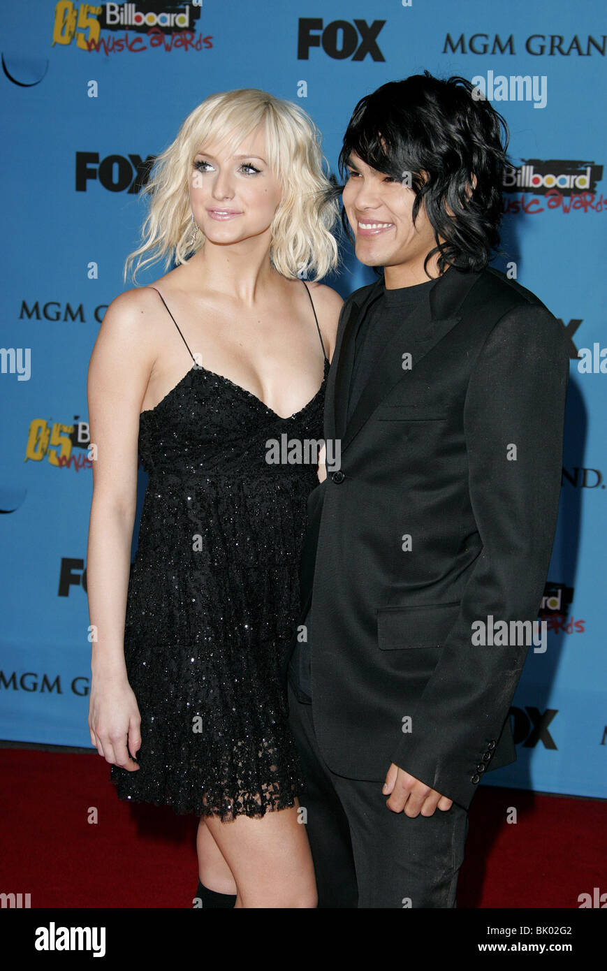 ASHLEE SIMPSON & BRAYTON OLITA BILLBOARD MUSIC AWARDS 05 MGM GRAND ...