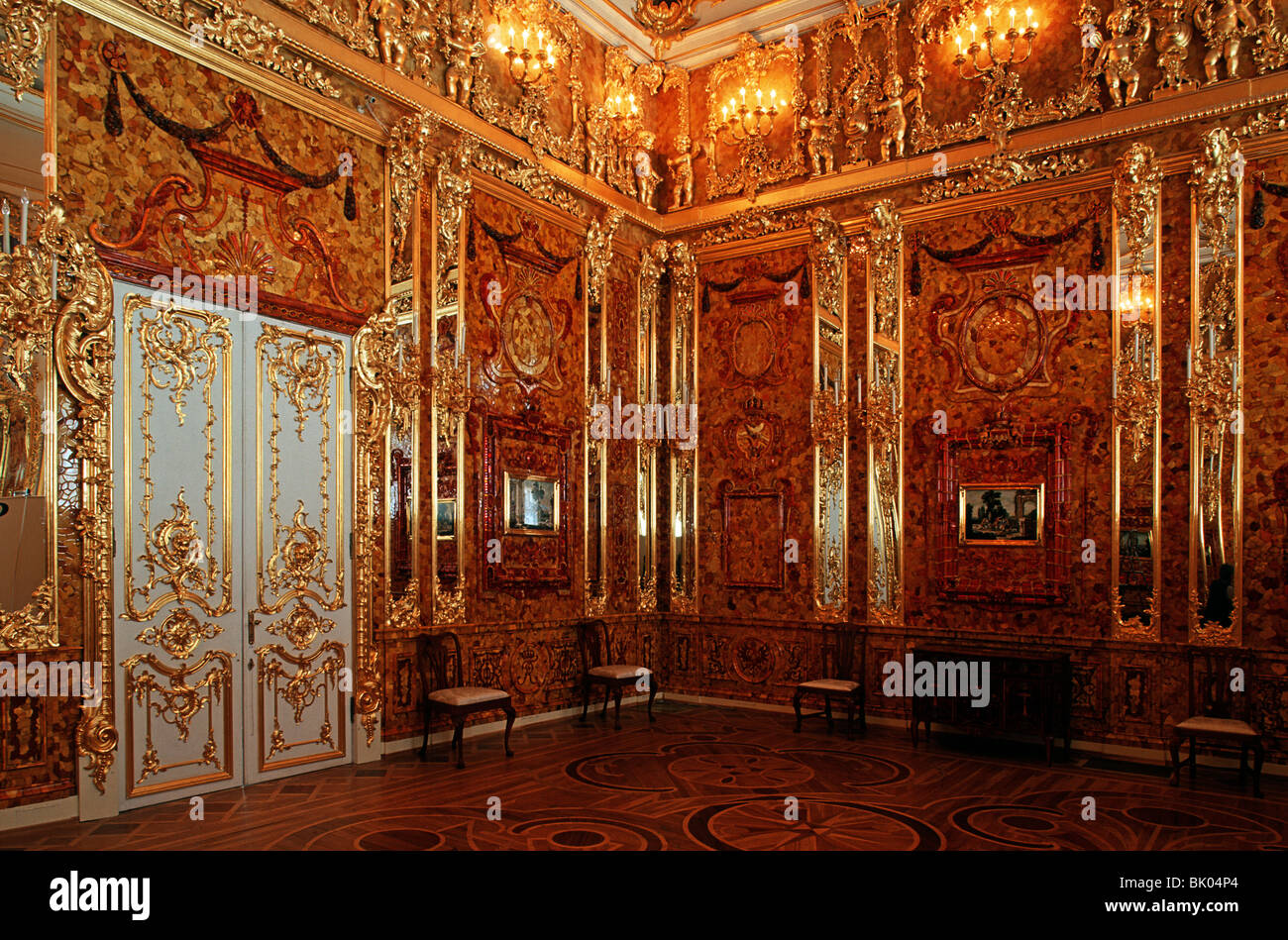 Amber room russia hi-res stock photography and images - Alamy